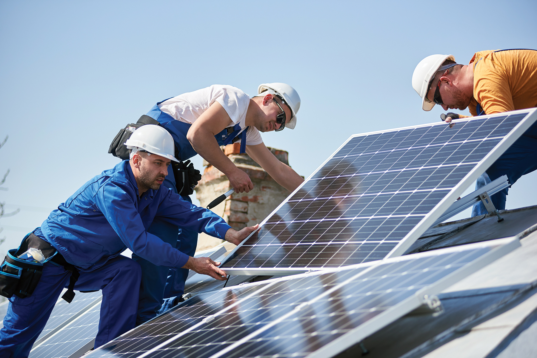 Choosing a Solar Installation Company – Mother Earth News
